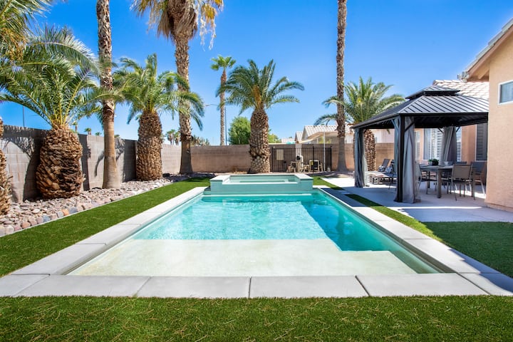 Escape The City In A Serene 5br Home W/ Bnew Pool - North Las Vegas, NV