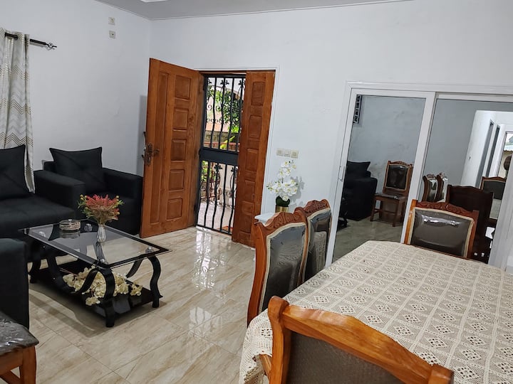 Maison Sur Terrain Clos. - Gabon