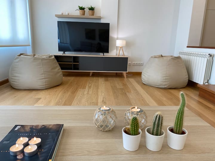 Apartamento En La Playa Del Sardinero Con Garaje. - Santander