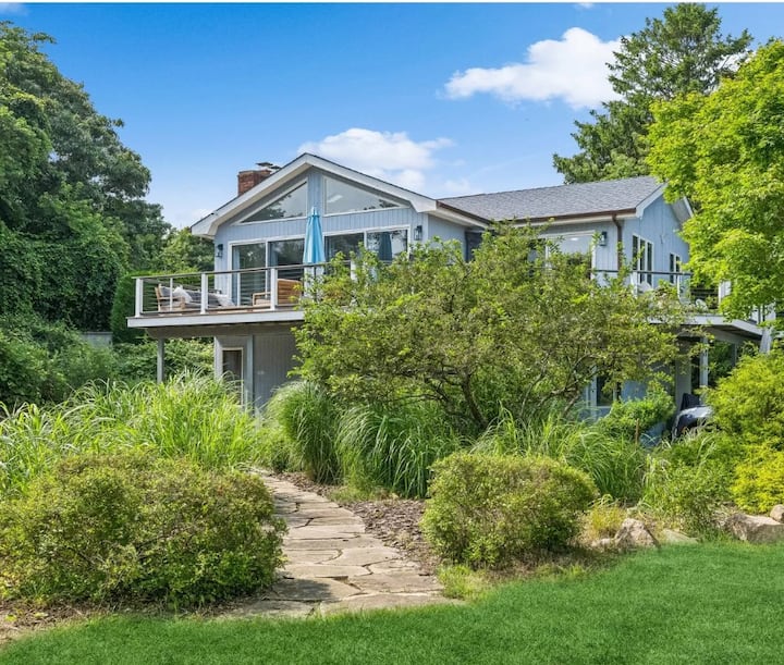 4 Bedroom Home Across The St From Private Beach - Montauk, NY
