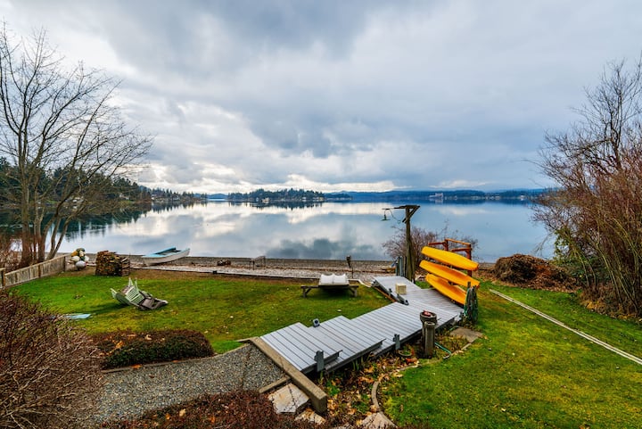 Cozy Upstairs Apartment W/ View & Beach Access - Silverdale, WA