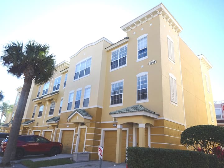 Resort Townhome Near Convention/universal/seaworld - Orlando, FL
