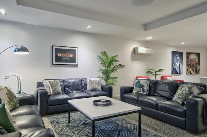 4 Bedroom Spacious Luxury In Central Queenstown - Queenstown, New Zealand
