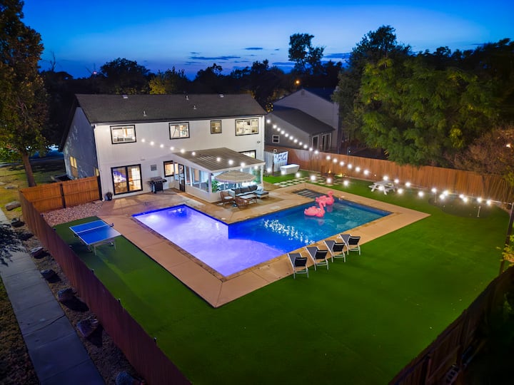 Heated Pool Retreat | Sleeps 12 - Austin, TX