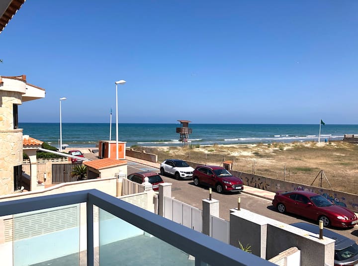 El Mediterráneo A Menos De 50 Metros. - Cullera