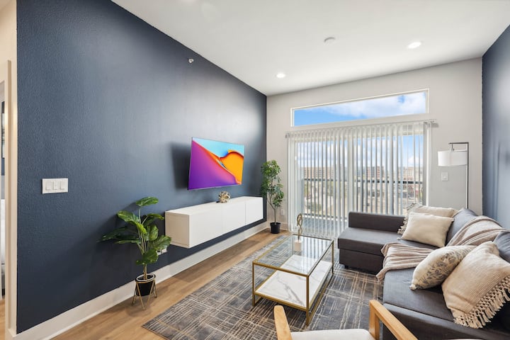 Luxury 2bd | Dt Deep Ellum | 7 Beds | Free Parking - 댈러스