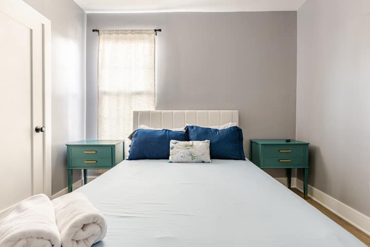Modern 2 Bedroom Apt In The Heart Of Black Rock- - Bridgeport, CT