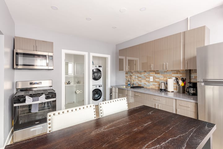 Modern 2 Bedroom Apt In Black Rock Near The Beach - Bridgeport, CT
