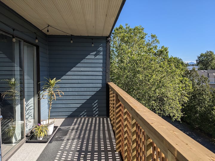 Cloverdale Apartment - Langley, BC