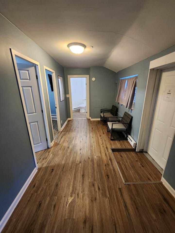 Lakeview Unit 2
Two Bedrooms - Fox Lake, IL