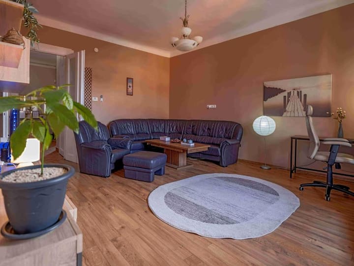 Pinnacle Apartment With Balcony - Budapest