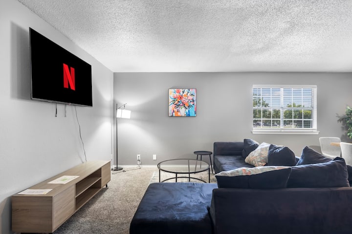 5 Min To Six Flags & At&t Stadium | Modern 2br - Arlington, TX