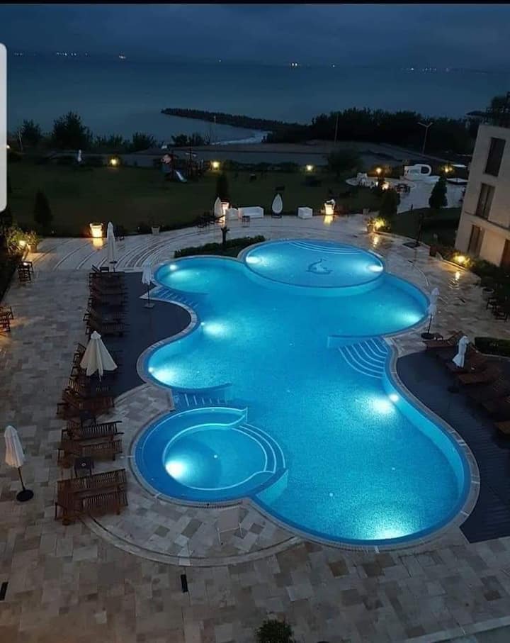 Beachfront Studio Pool & Garden - Burgas