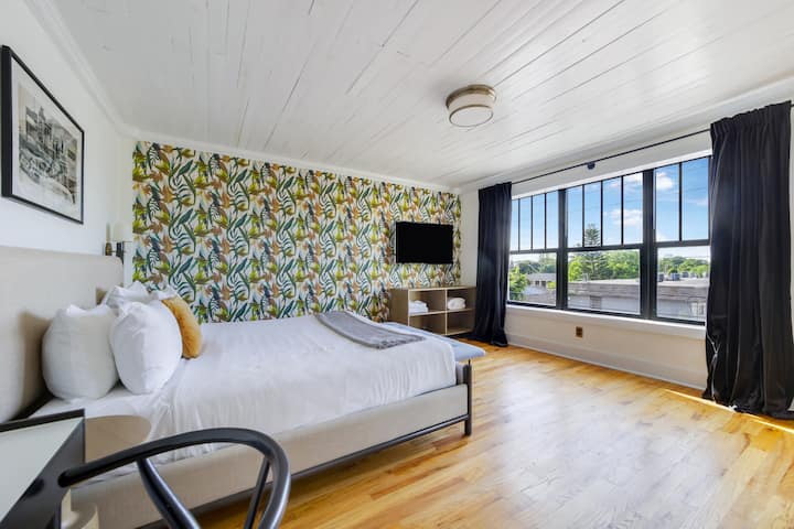 At Mine - Havana Suite In Miami - Miami