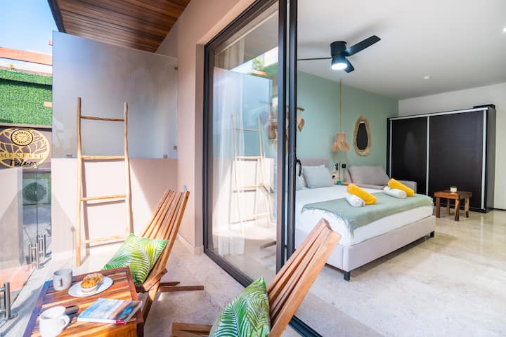 King Bed, Sky Pool, Gym, Central Location - Mexico