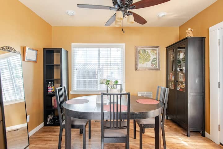 Palo Alto Retreat | Room A • Kitchenette &Bathroom - Palo Alto, CA