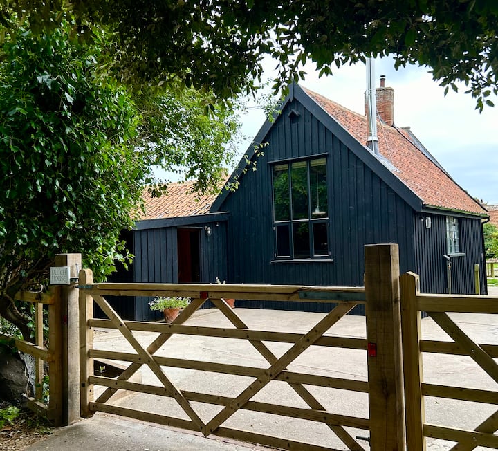 Dutch House Barn 
(With Sauna) - Southwold