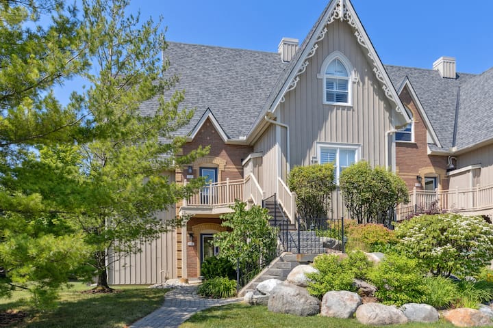 2bdr Family Condo Close To Village - Collingwood