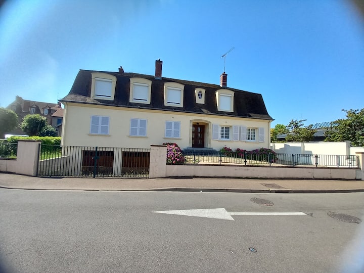 Appartement Centre-ville
6 Personnes, 3 Chambres - Paray-le-Monial