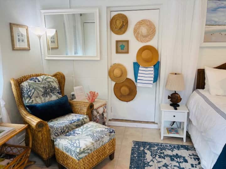 Beach 1.5 Miles-highly Desirable Central Location - Vero Beach, FL