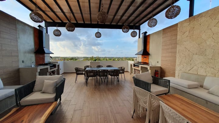 Downtown Dream: Pool, Grill & Chill - Tulum