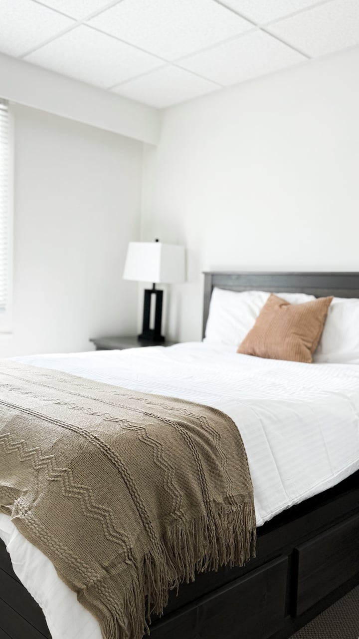 Boutique Hotel - 2 Bed 1 Bath #7 - Okanagan Falls