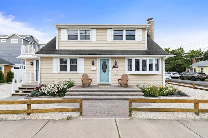 ~ Updated And Perfectly Located Ocean Block Home ~ - Beach Haven, NJ