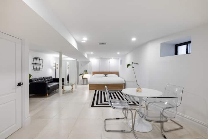 Le Cleveland - Sleek And Modern Studio Apartment - Forest Hills - Queens NY