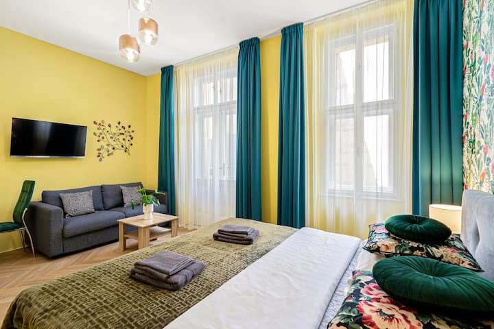 Royal Penthouse At Charles Sq Oasis Apartments - Prága