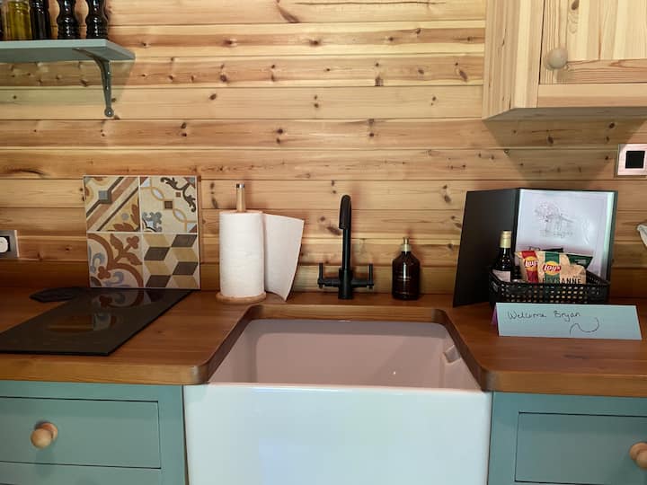 Luxurious Shepherds Hut - Corrèze