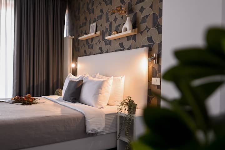 Metropolitan Refuge: Central Studio With Balcony - Bucharest