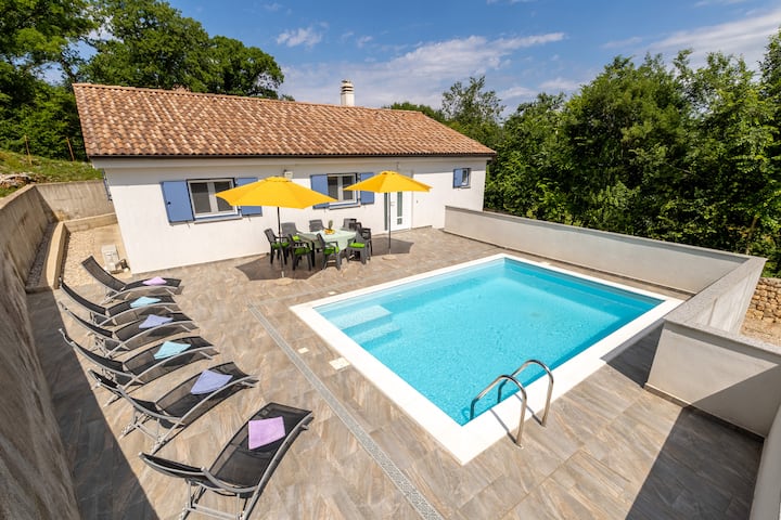Charming Holiday House Aurora With Private Pool - Vrbnik
