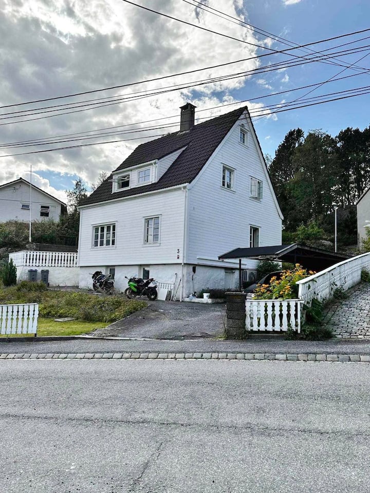 Hus I Bergen By - Bergen