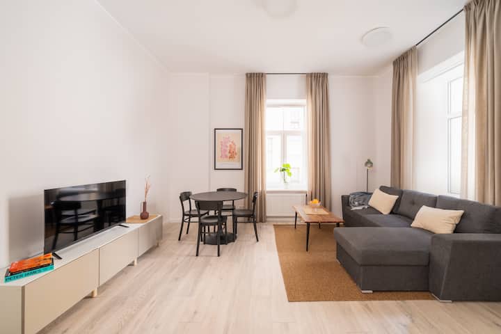 King Bed | Embassy Area | 500 Mbps Wi-fi - Riga