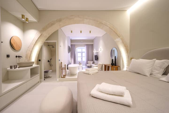 Amelia  Suite 1 Old Town Chania, Brand New June24 - Chania