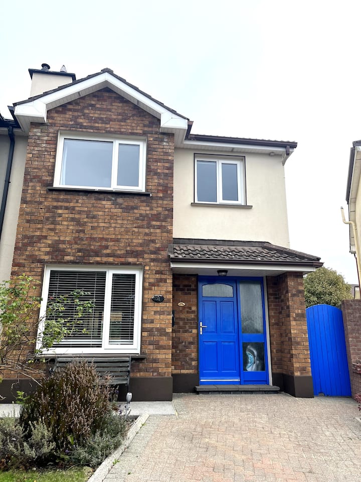 Bright & Cozy Home In Knocknacarra - Galway