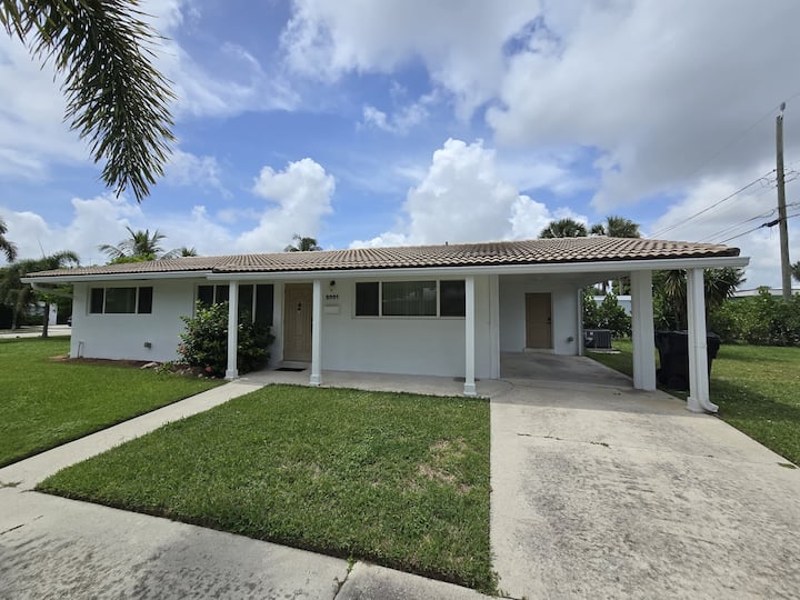 Lakeside Paradise - Lake Worth, FL