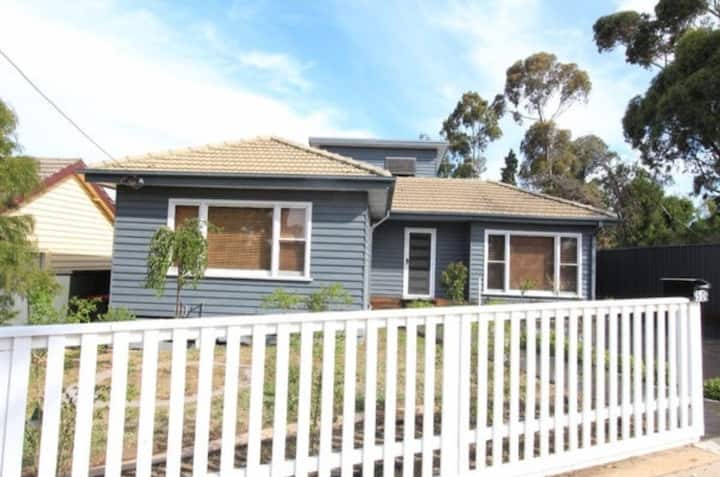 Hilltop View - Walk To Lake & Cbd - Bendigo