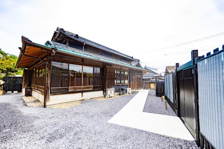New  R Remodeled Old Private House / Karaoke Room - 淡路市