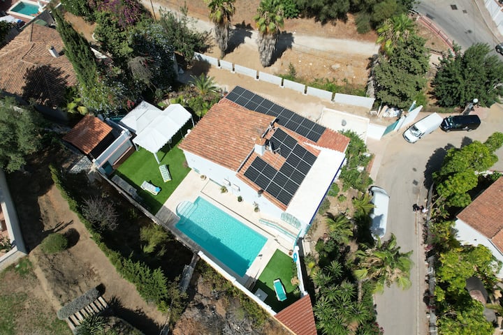 Luxury, Peace, Private Pool: Indoor/outdoor Living - Fuengirola