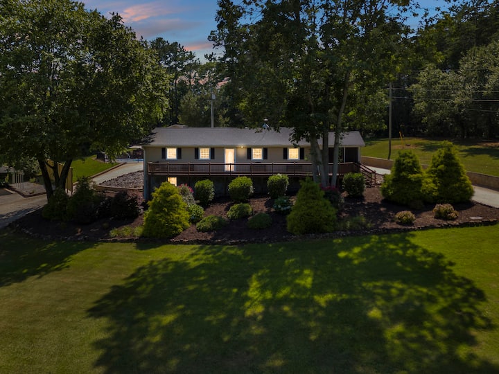 The Trail House | 4bdrm Biker's Paradise W/ Pool - Travelers Rest, SC