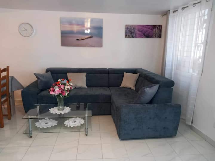 Appartement Partagée Avec Les Propriétaires. - Oraison