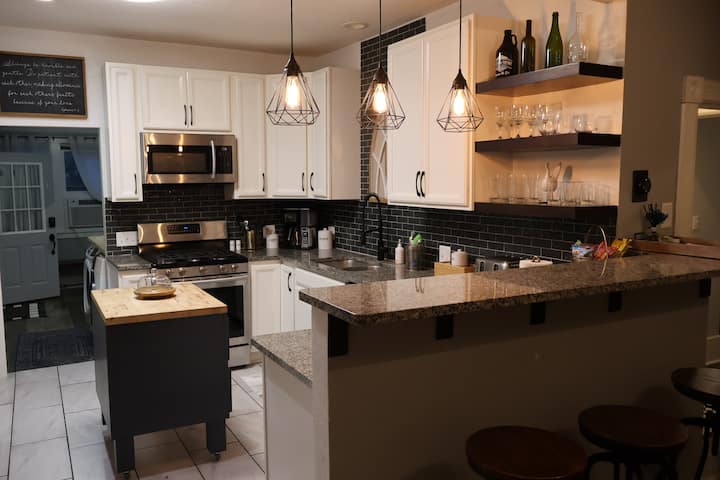 Charming 2br/2ba Near Mayo With Backyard Oasis - Minnesota