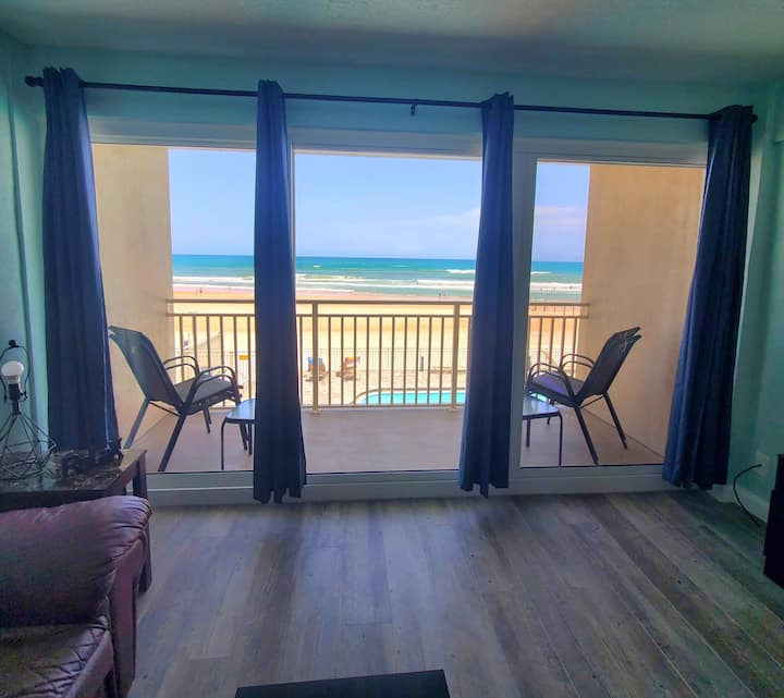 Oceanfront Oasis @ Daytona Beach - 1 Bedroom - Daytona Beach, FL