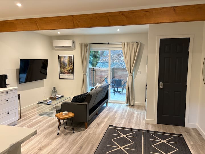 -7- Parkway Grove Cabin W/pvt Hot Tub & Spa Shower - Humboldt Redwoods State Park, Weott