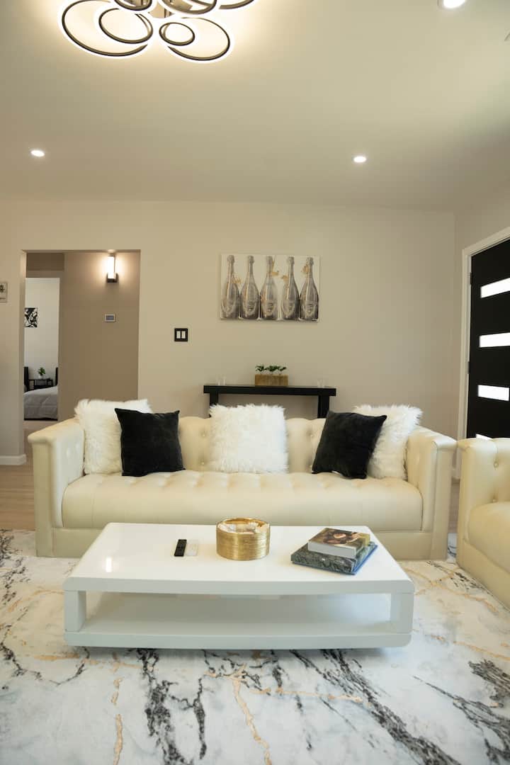 Nice Modern Home In Sherman Oaks - Burbank, CA