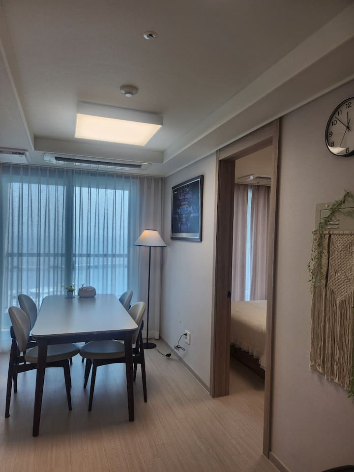 "속초 자이엘라 퍼스트 클래스" 입니다. 23층 오션뷰 테라스 1.5 Room (4인실) - Sokcho-si