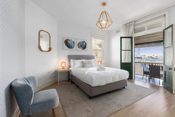 3br Rooftop Escape With Stunning Harbour Views - Sydney