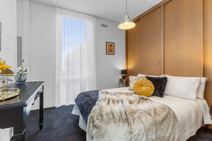 Free Parking Geelong Cbd Bellarinest 400m Hospital - Geelong