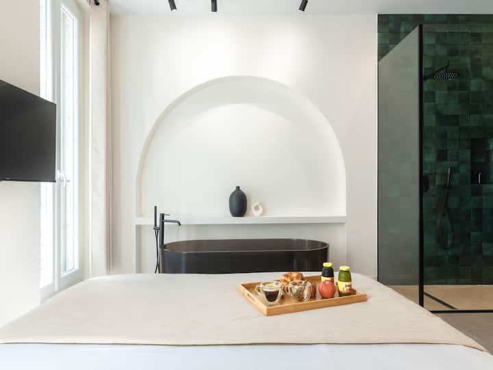 Suite Avec Baignoire îLot - Hyper Centre - Marseille